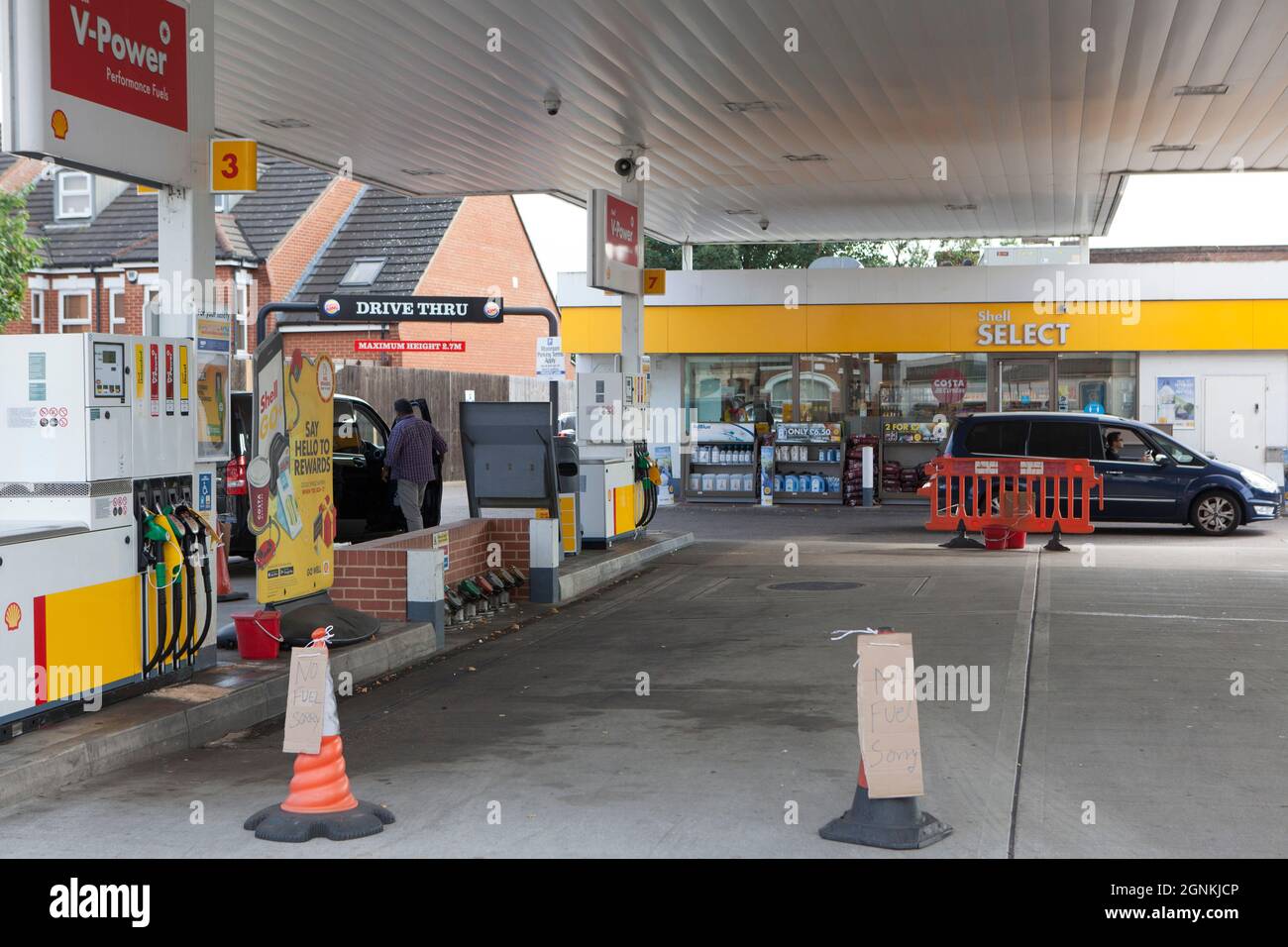 Sorry out of fuel signs hi-res stock photography and images - Alamy