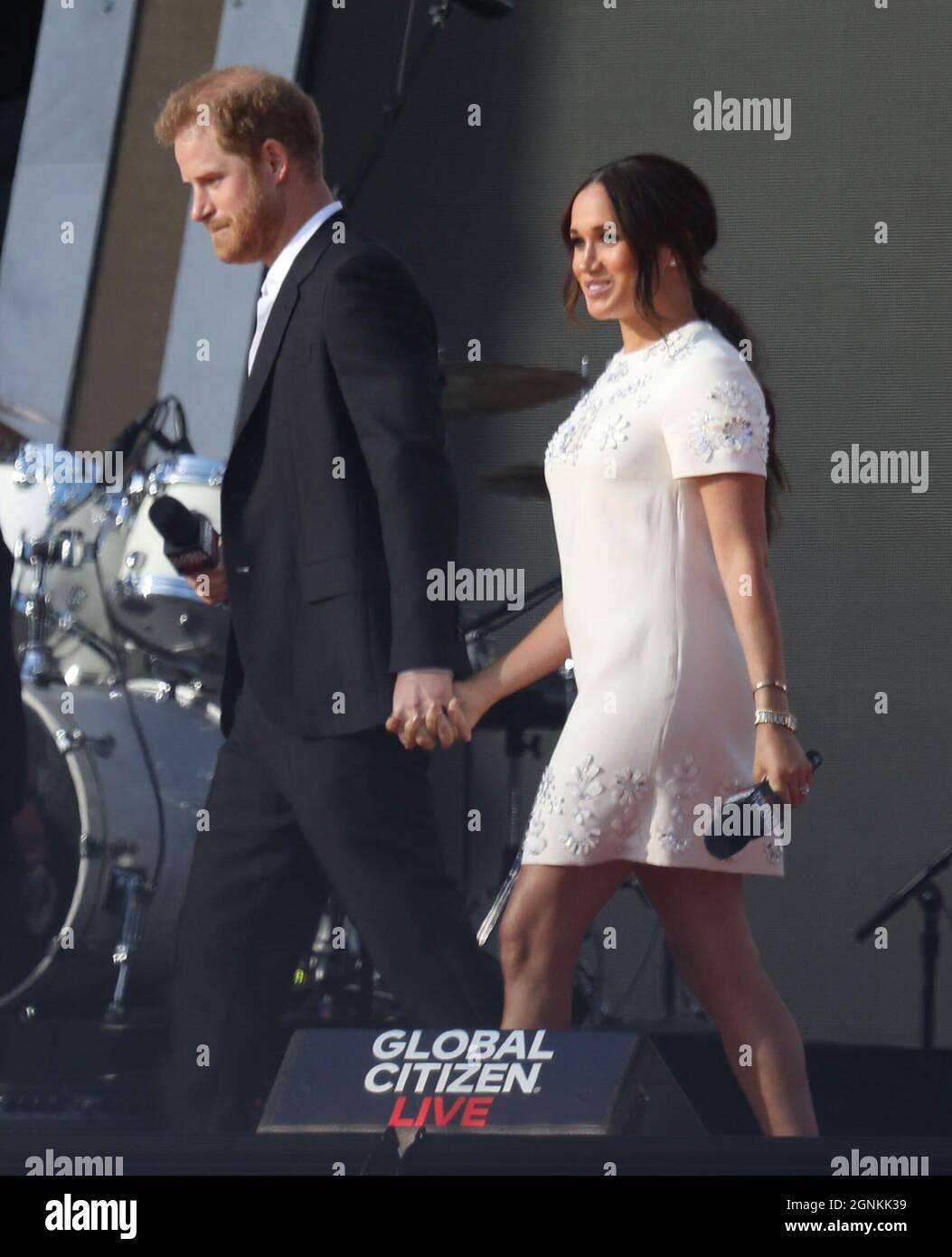 Global concert hi-res stock photography and images - Alamy