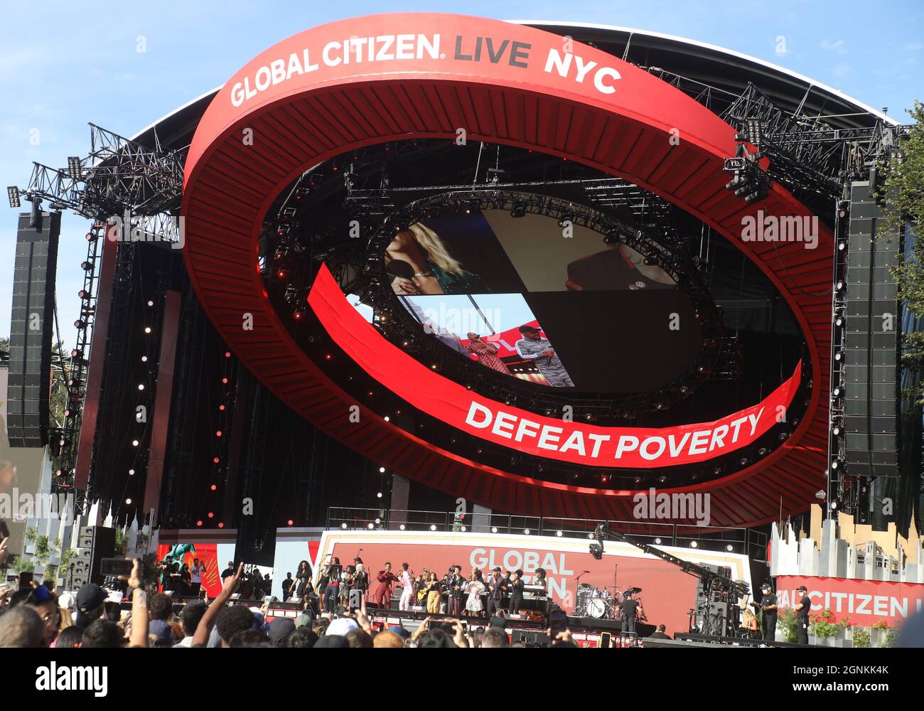 Global citizen stage hi-res stock photography and images - Alamy