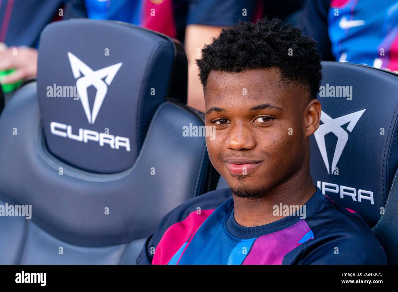 Ansu fati bench hi-res stock photography and images - Alamy