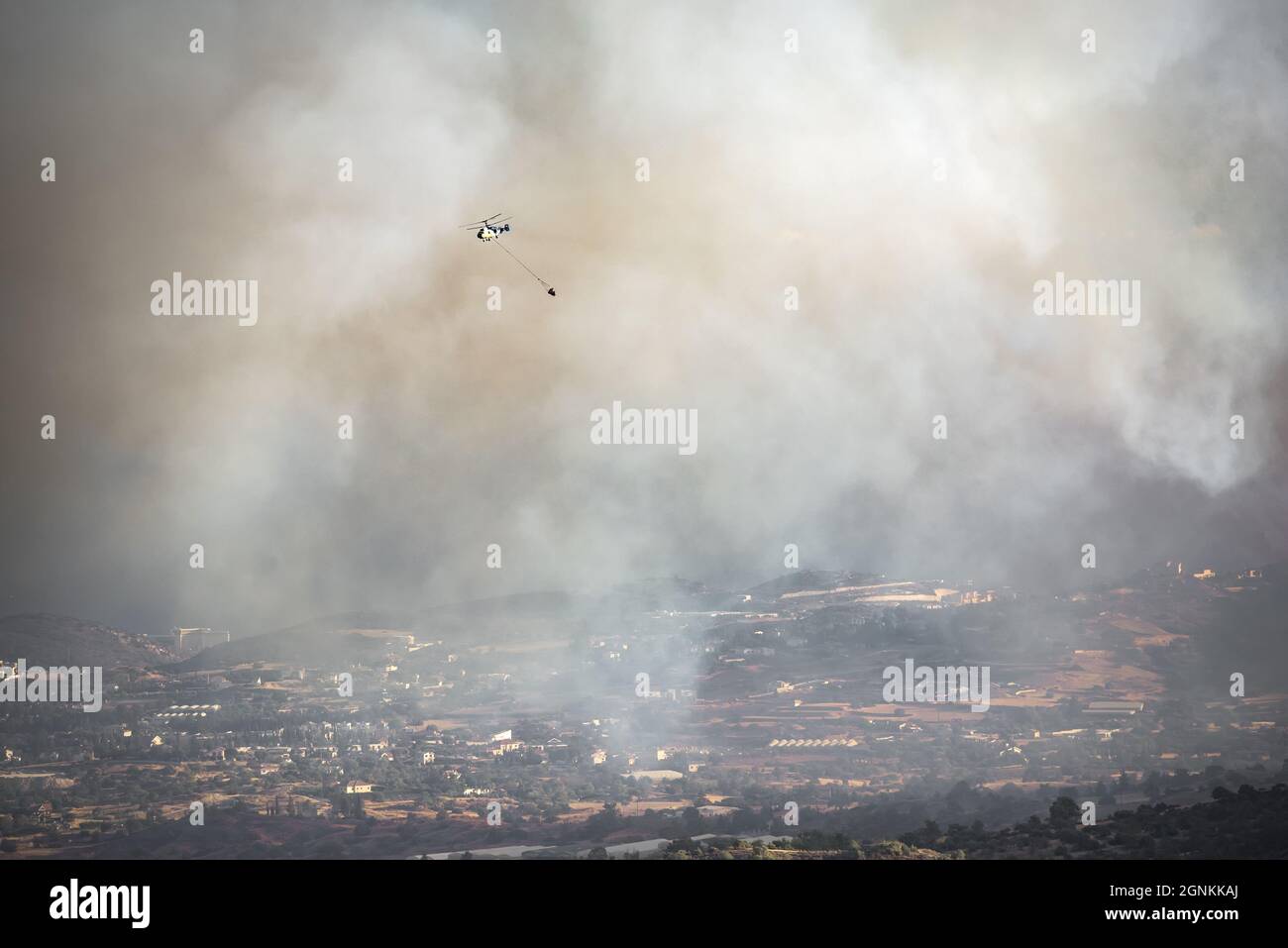 Fire fighting aircraft hi-res stock photography and images - Alamy