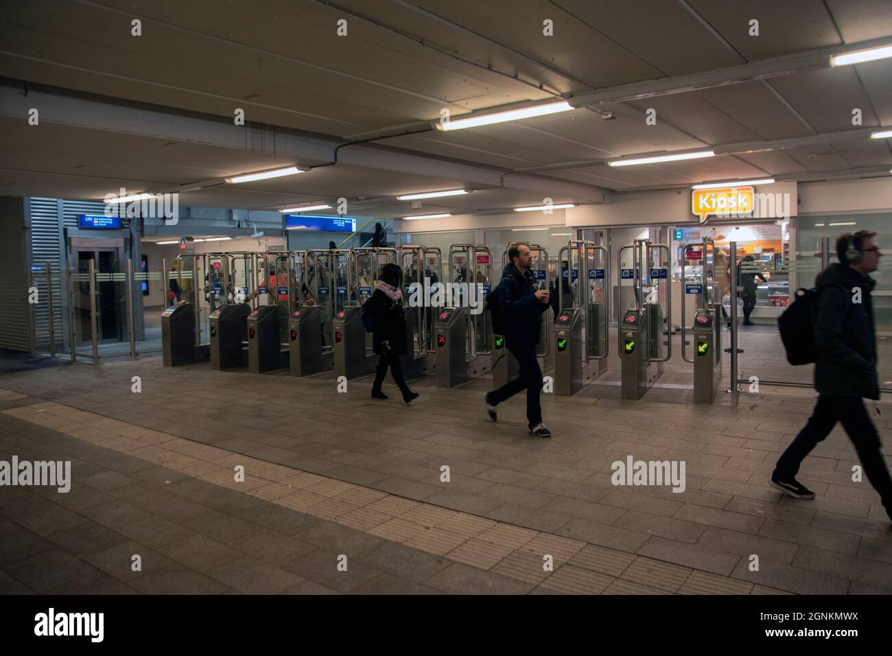Ticket gates in subway station hi-res stock photography and images - Alamy