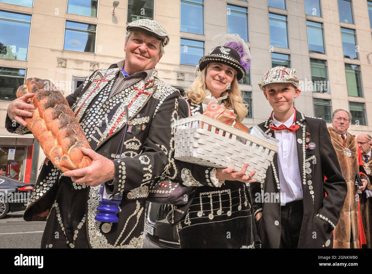 Costermongers hi-res stock photography and images - Alamy