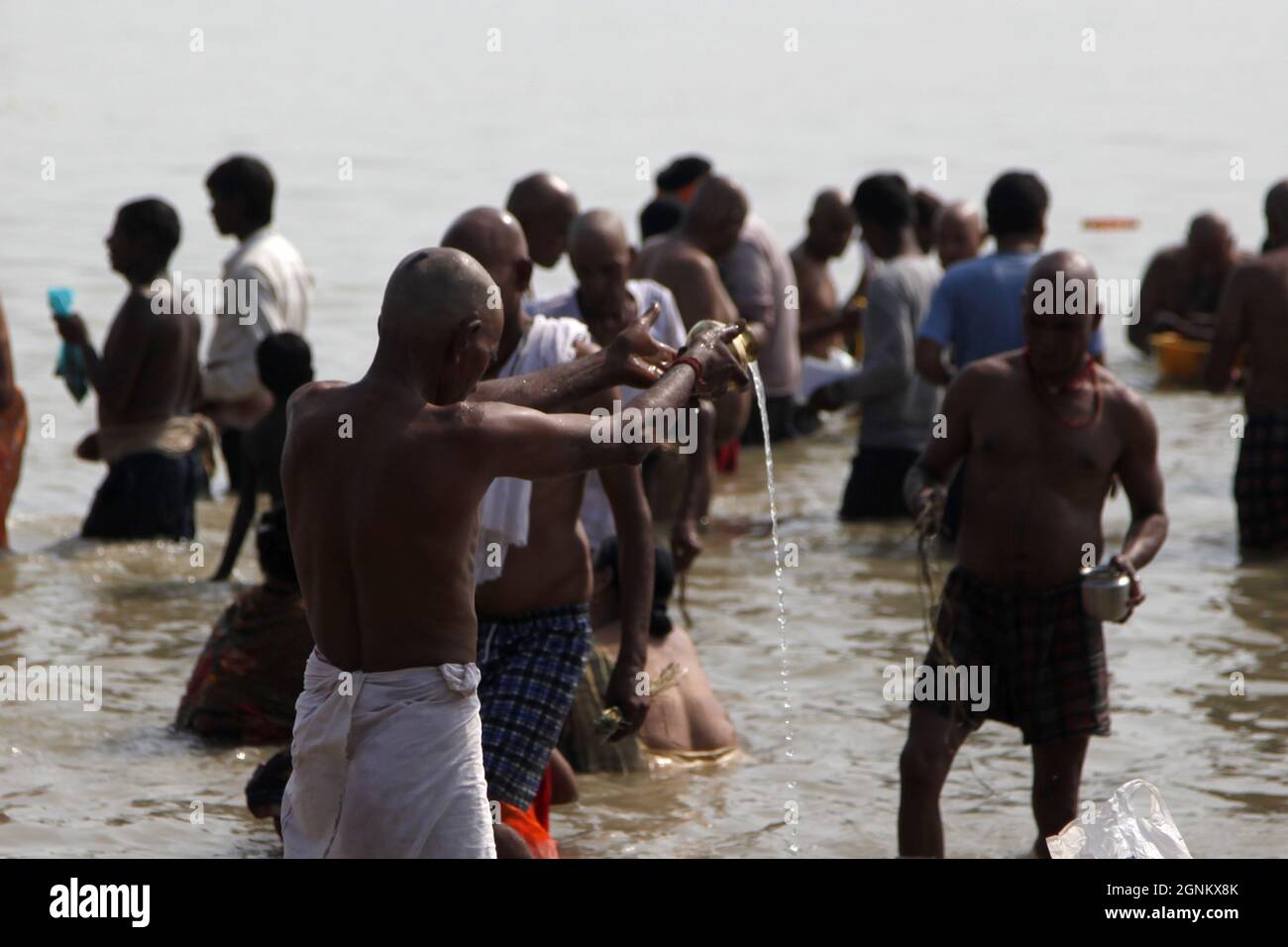Hindu devotees perform Pind Daan rituals for the peace of the souls of ...