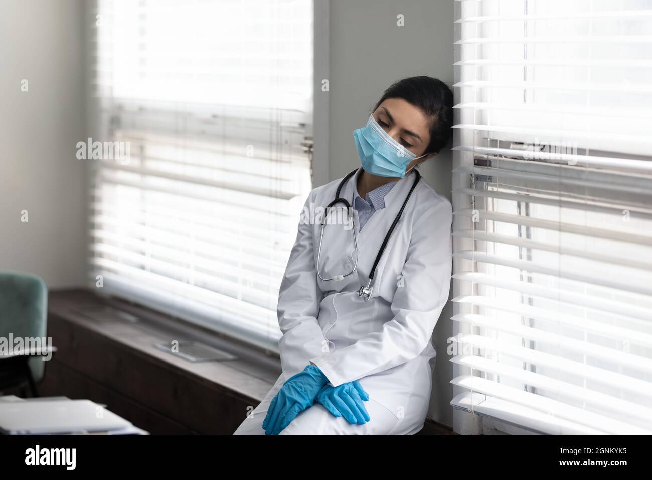 Indian doctor hi-res stock photography and images - Alamy