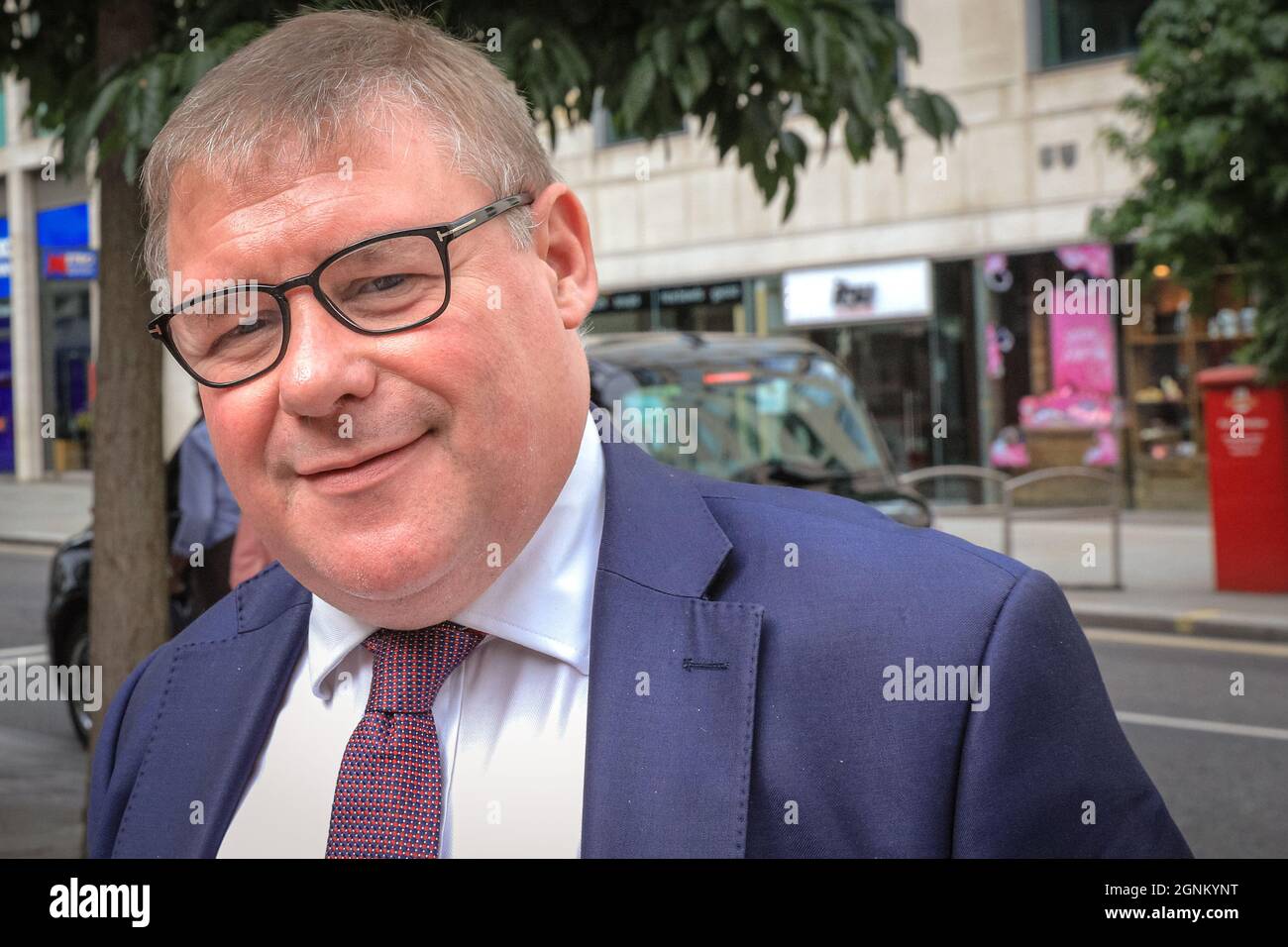 Armed forces minister mark francois hi-res stock photography and images ...