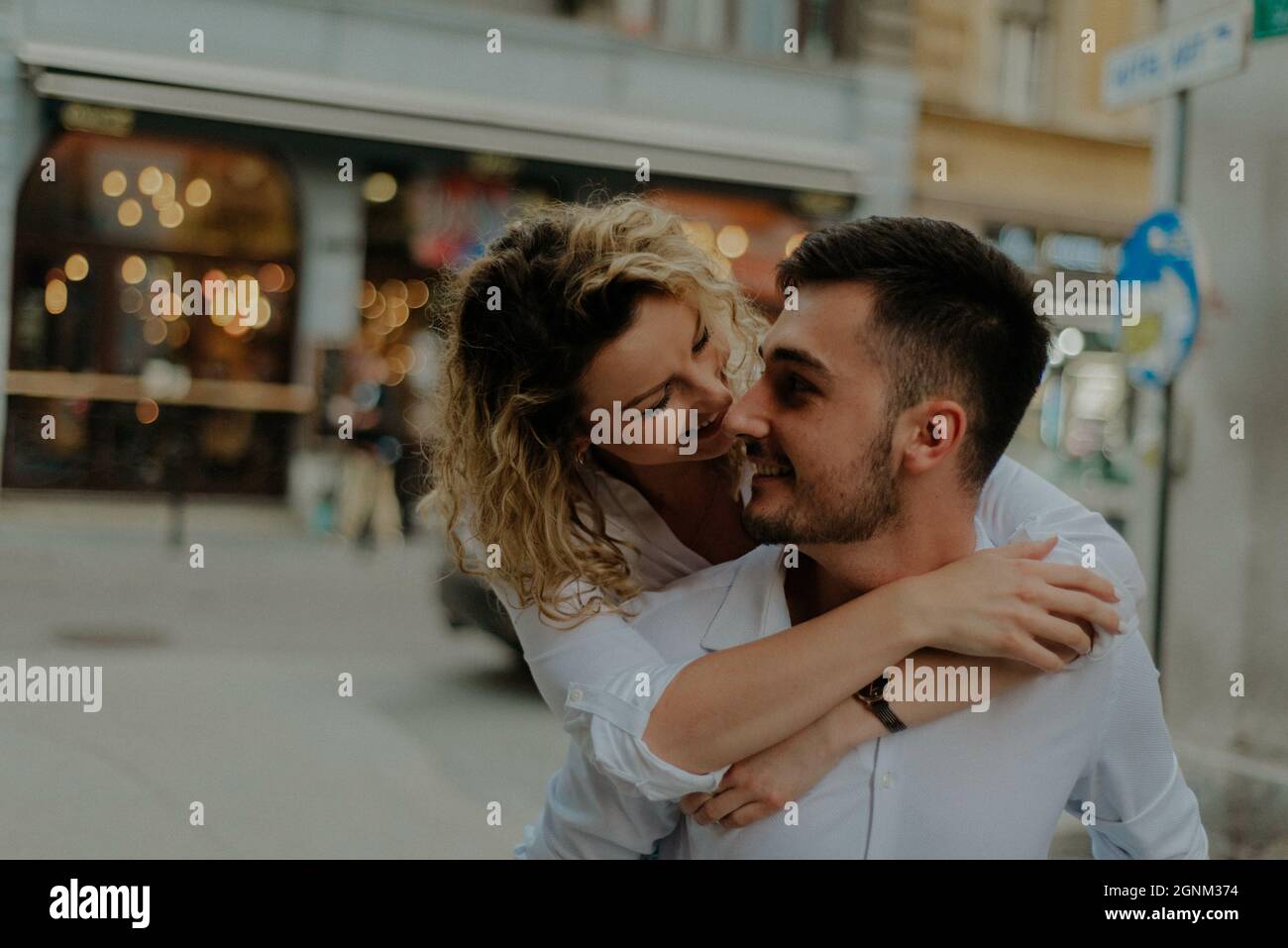 Couple in matching outfits hi-res stock photography and images - Alamy