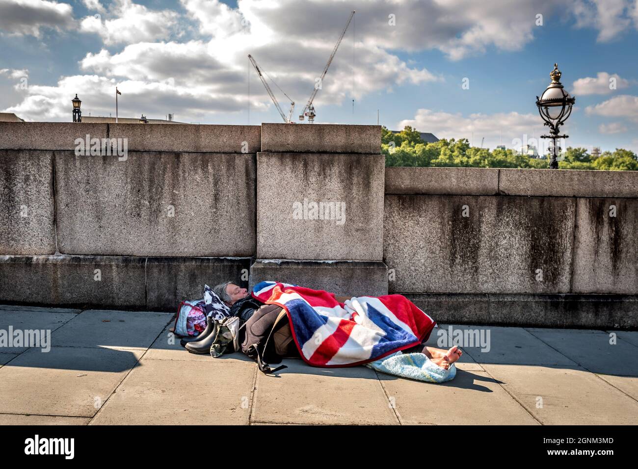London, September 22nd 2021: A homeless person wrapped in the union ...