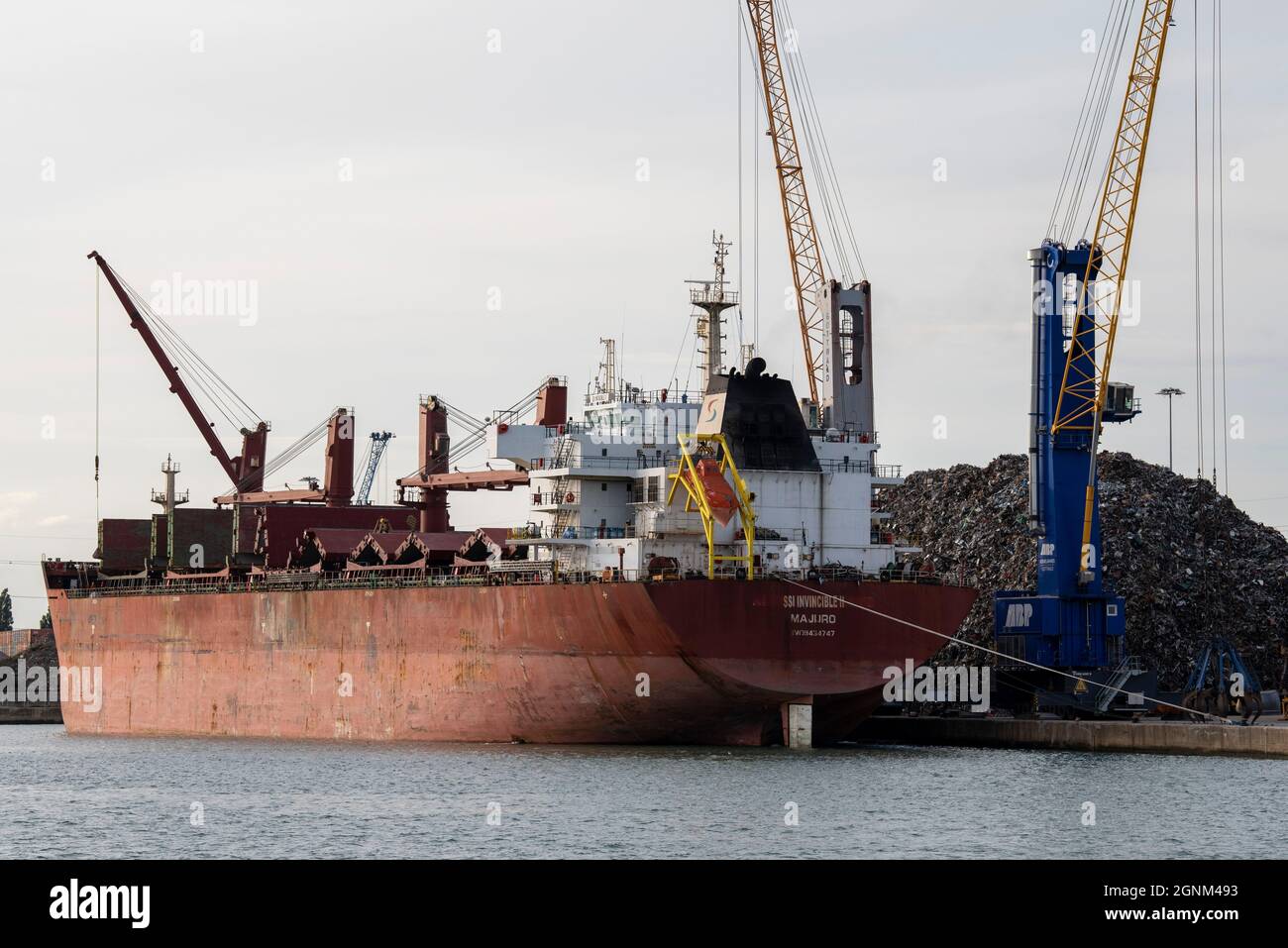 Southampton, England, UK, 2021. A bulk carrier ship SSI Invincible II ...