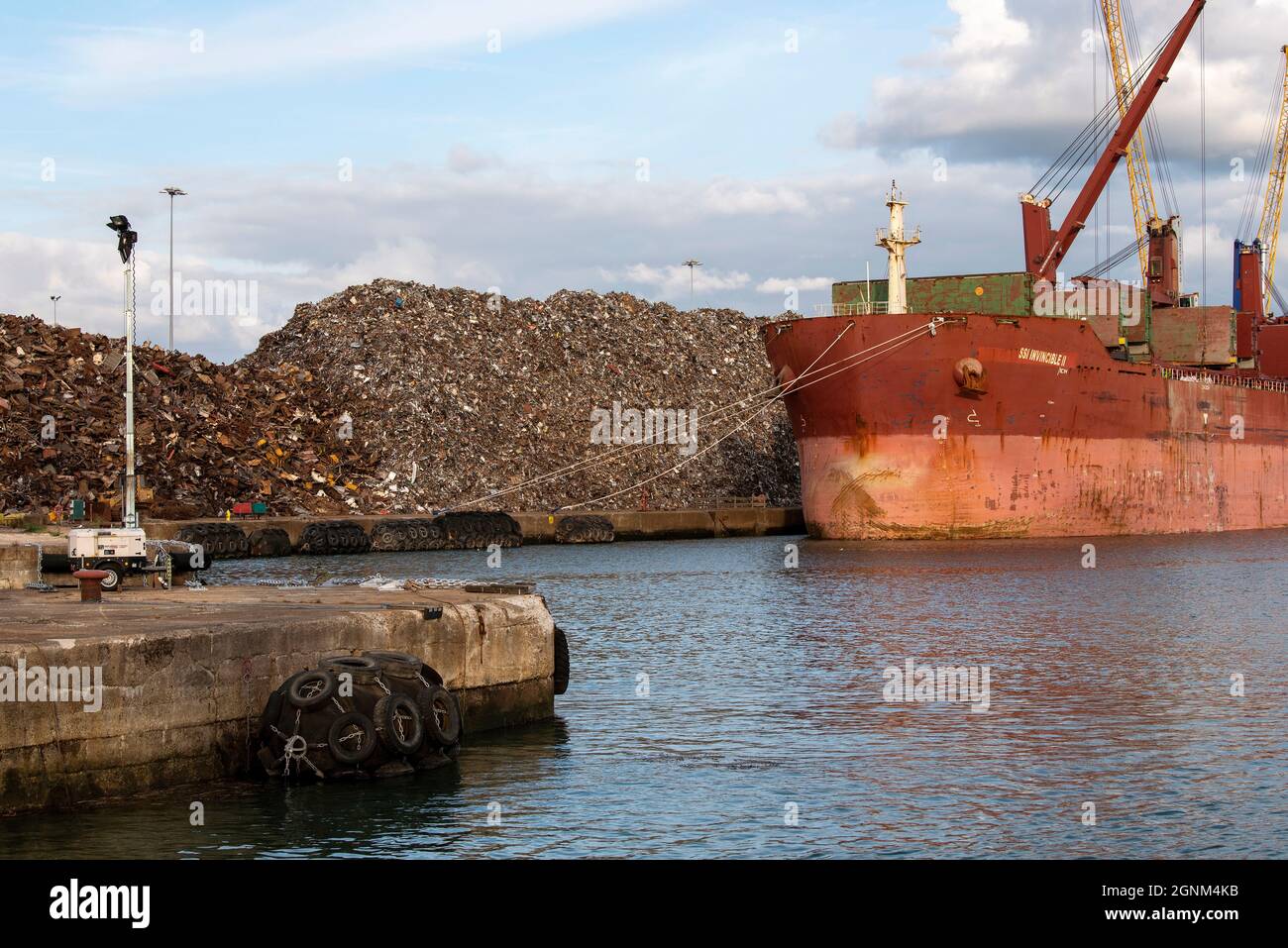 Southampton, England, UK, 2021. A bulk carrier ship alongside with open ...