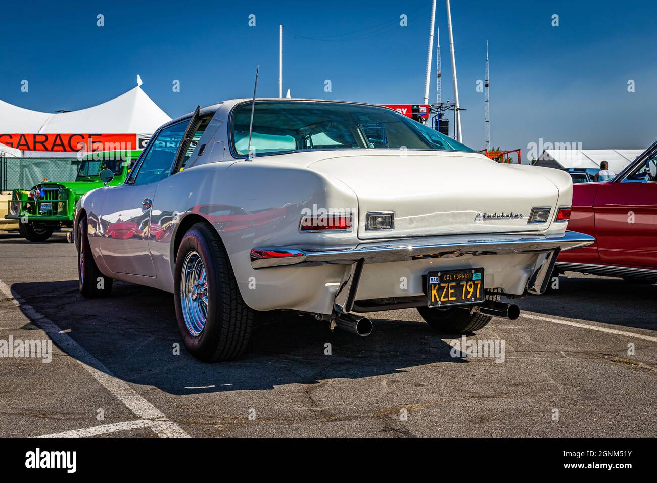 Avanti studebaker hi-res stock photography and images - Alamy