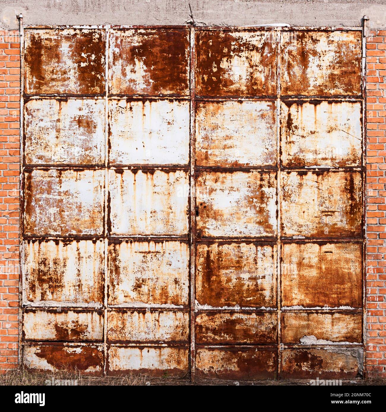 rusty metal door Stock Photo - Alamy