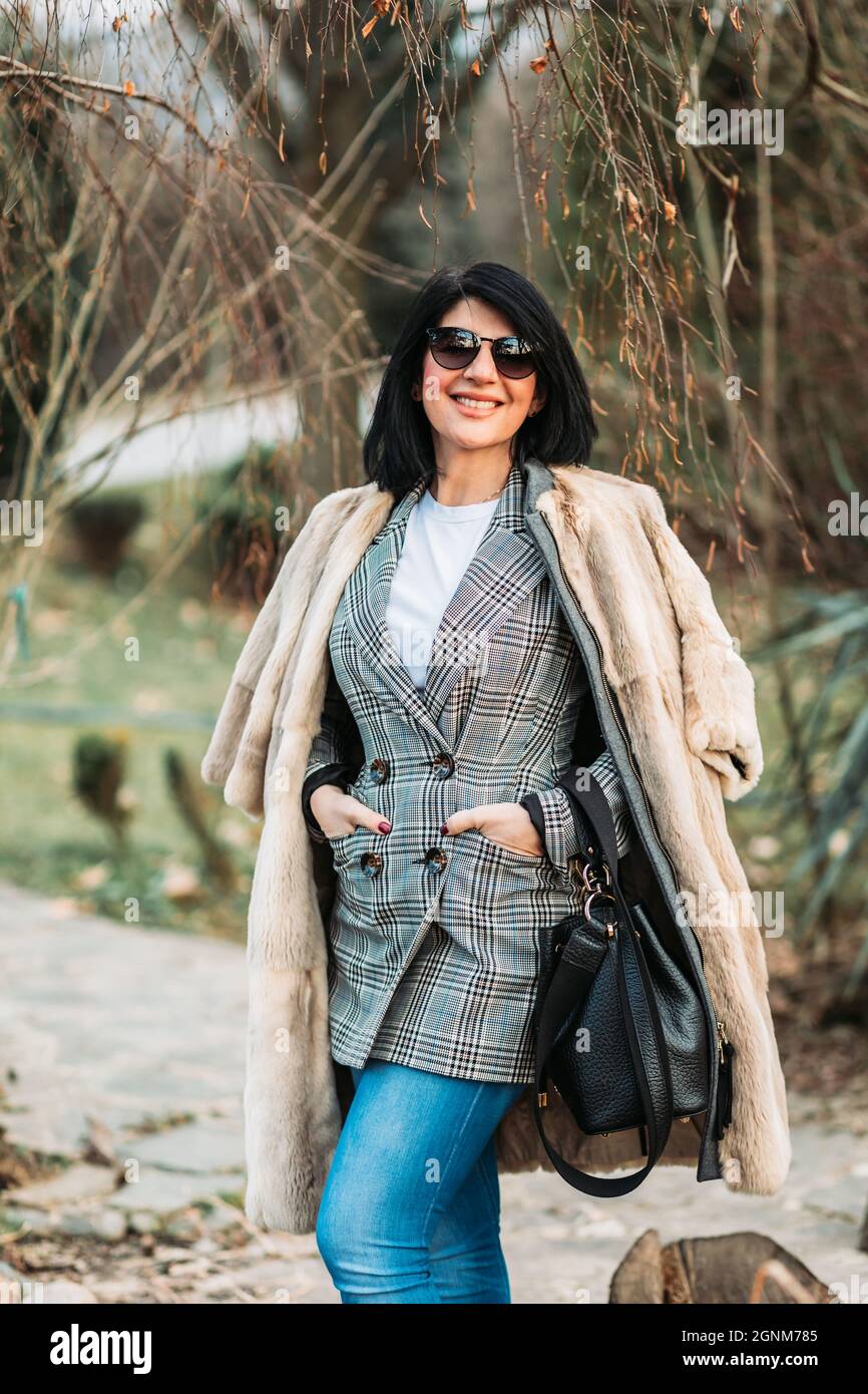 Mature woman, fur coat hi-res stock photography and images - Alamy