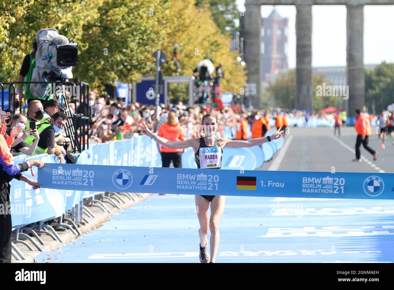 Berlin: Around 30,000 runners take part in the Berlin Marathon with ...