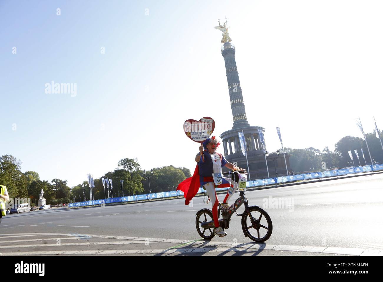Berlin: Around 30,000 runners take part in the Berlin Marathon with ...