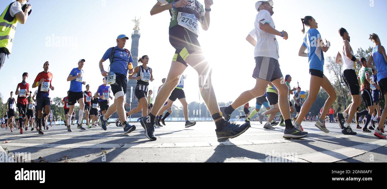 Berlin: Around 30,000 runners take part in the Berlin Marathon with ...