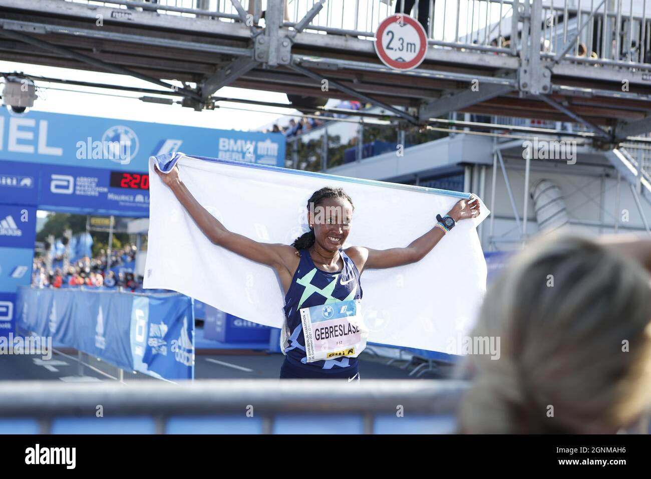 Berlin: Around 30,000 runners take part in the Berlin Marathon with ...