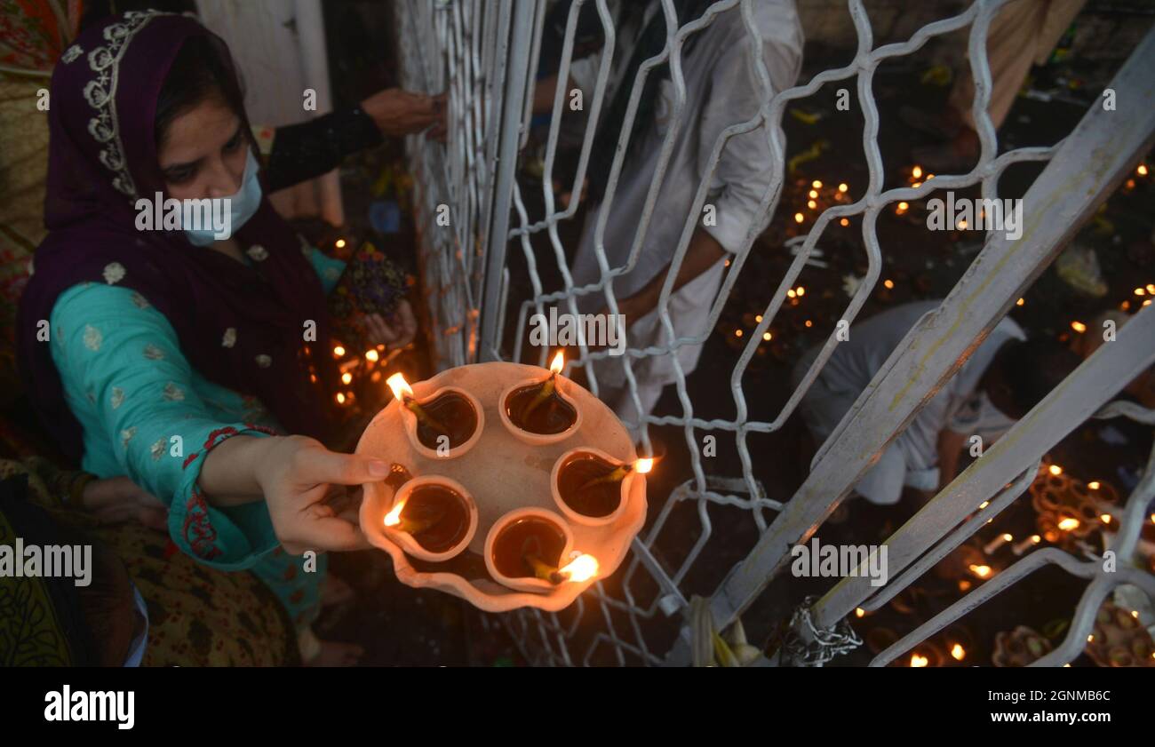 Pakistani Muslim devotees take part on the annual ''URS'' religious ...