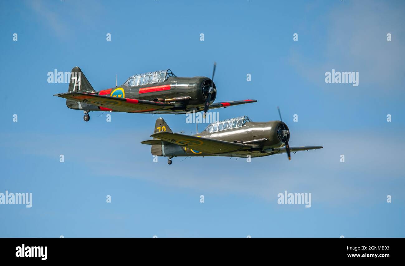 World war ii fighter trainer aircraft hi-res stock photography and ...