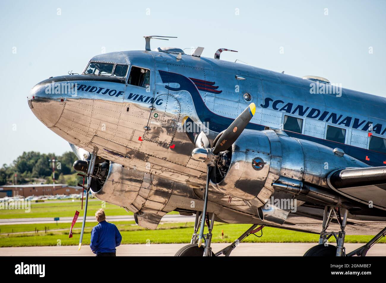 Douglas dc 3 cockpit hi-res stock photography and images - Alamy
