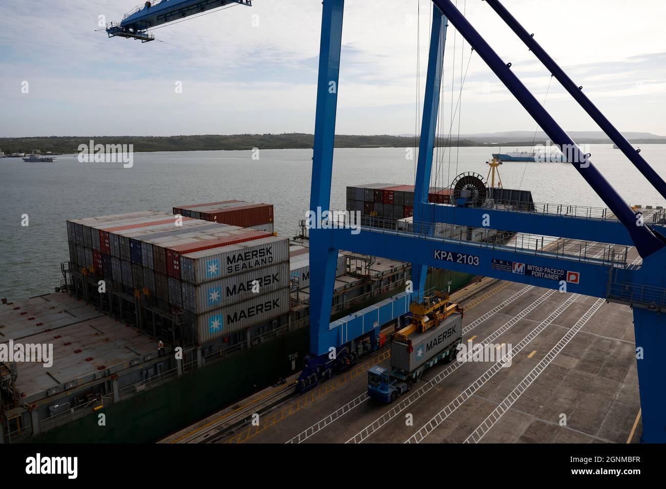 Mombasa main port in Kenya, Indian Ocean, East Africa Stock Photo - Alamy
