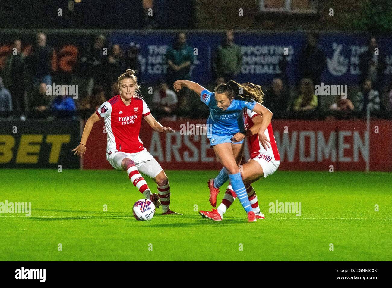 Borehamwood, UK. 26th Sep, 2021. Vicky Losada (17 Manchester City ...