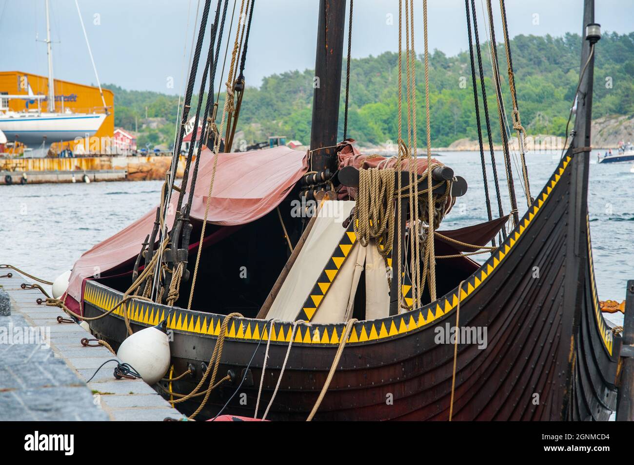 Viking oar hi-res stock photography and images - Alamy