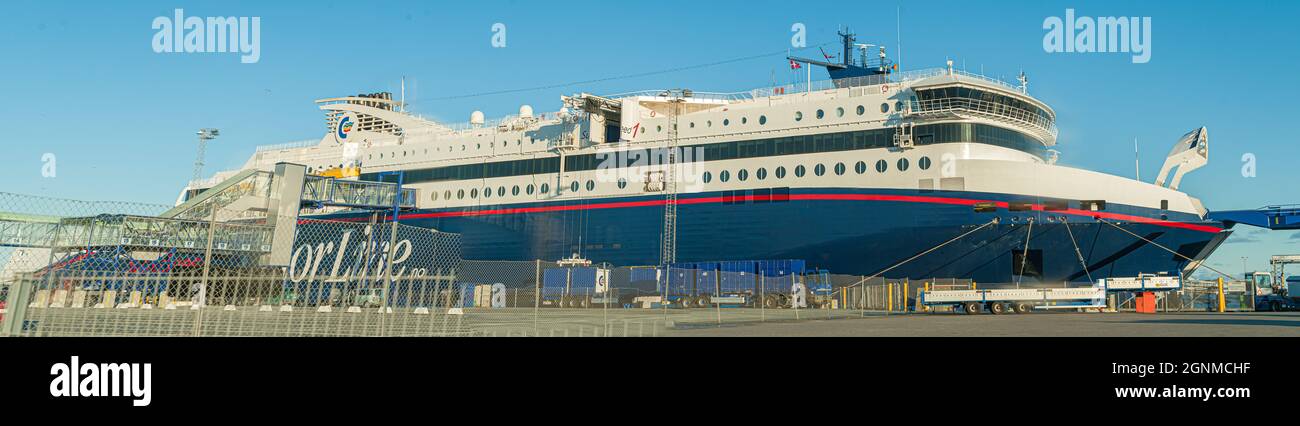 Passenger hydrofoil boat hi-res stock photography and images - Alamy