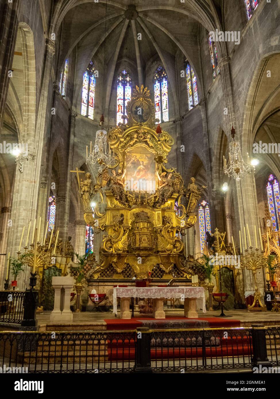 Altar altarpiece hi-res stock photography and images - Alamy
