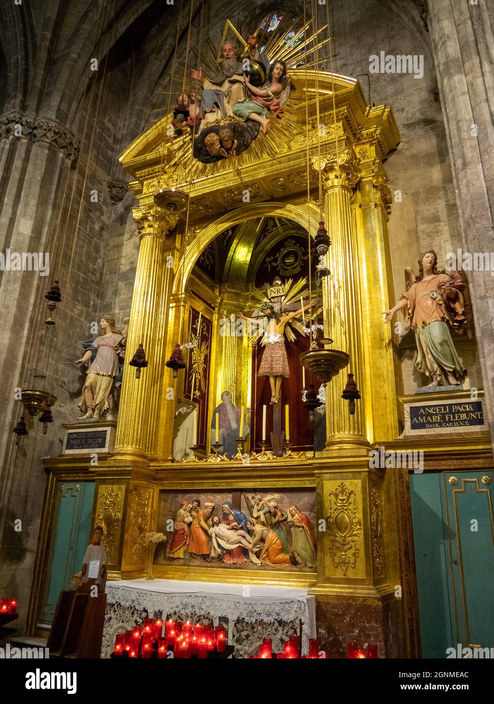 Side altar hi-res stock photography and images - Alamy
