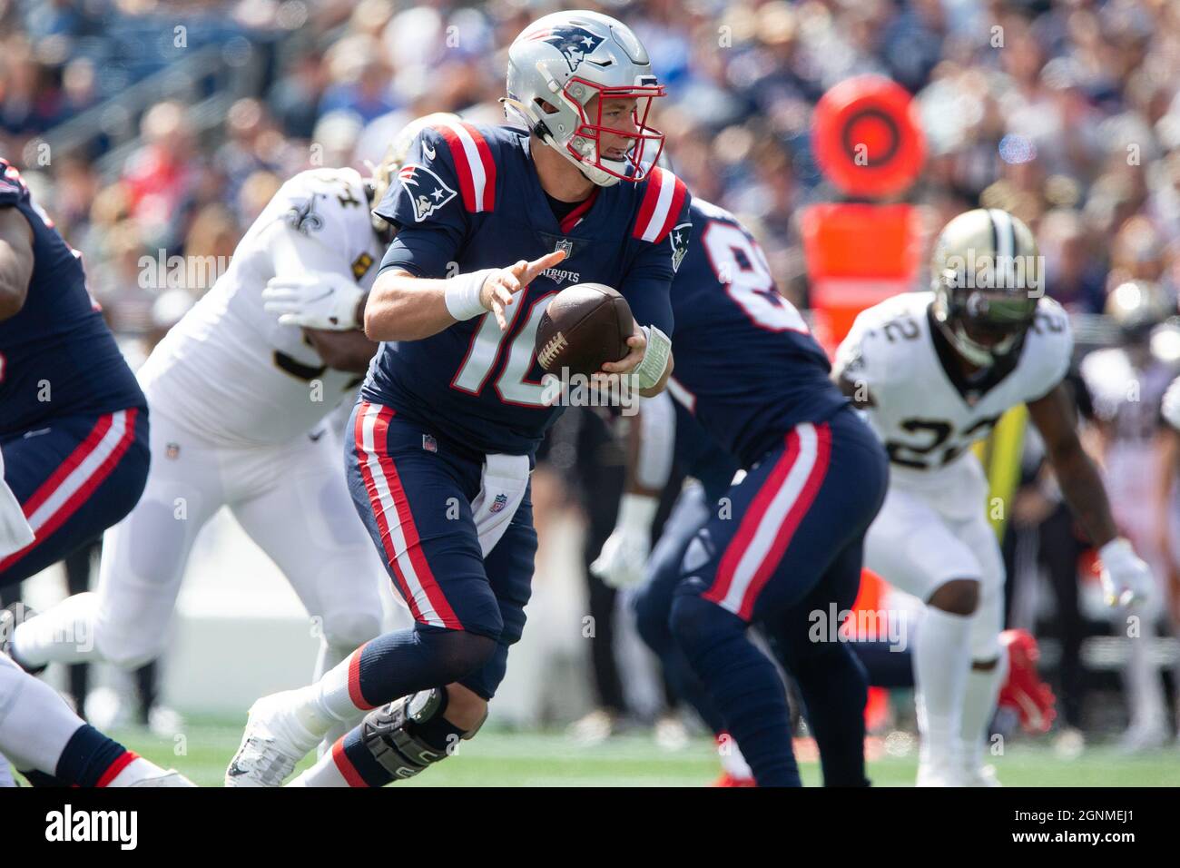 Handoff hi-res stock photography and images - Alamy