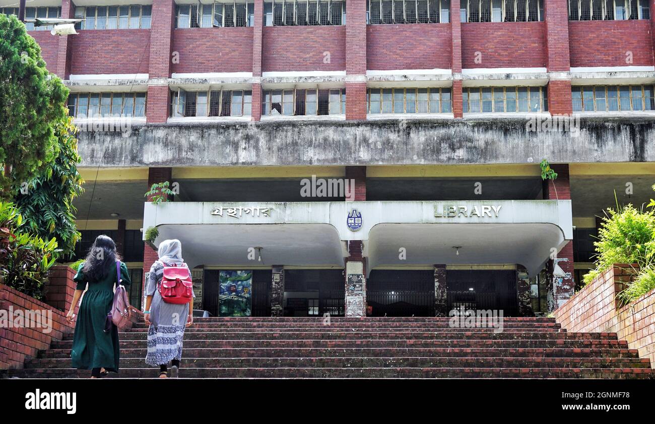 Library of Chittagong University Stock Photo - Alamy