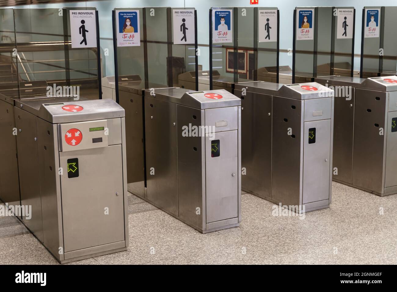 Automatic ticket barriers hi-res stock photography and images - Alamy