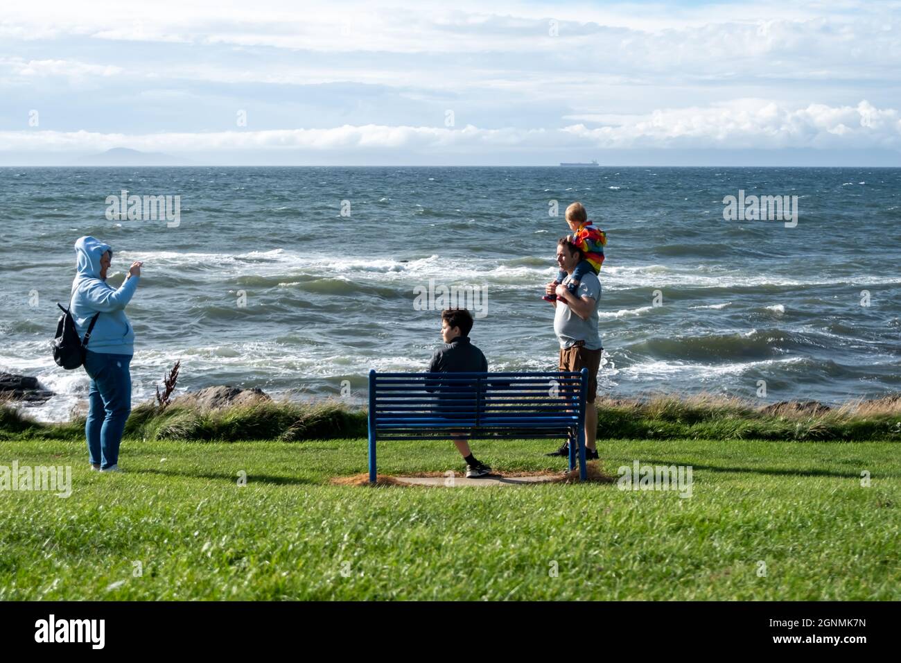 Troon, Scotland, UK. 26th September, 2021. UK Weather: A family day out ...