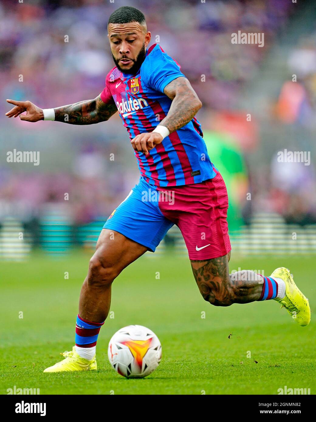 Memphis Depay of FC Barcelona during the La Liga match between FC ...