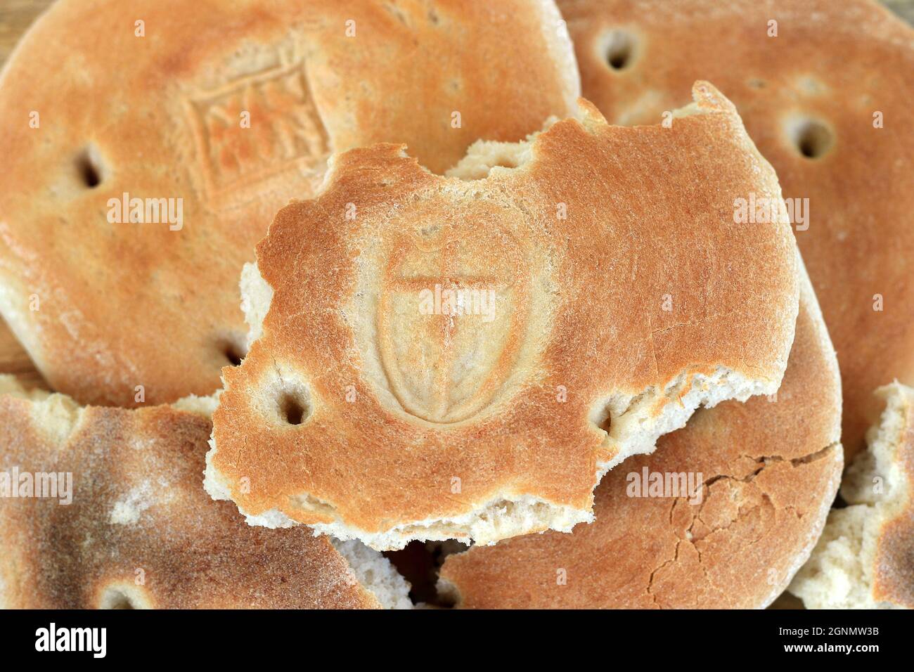 Sacrament of the eucharist hi-res stock photography and images - Alamy