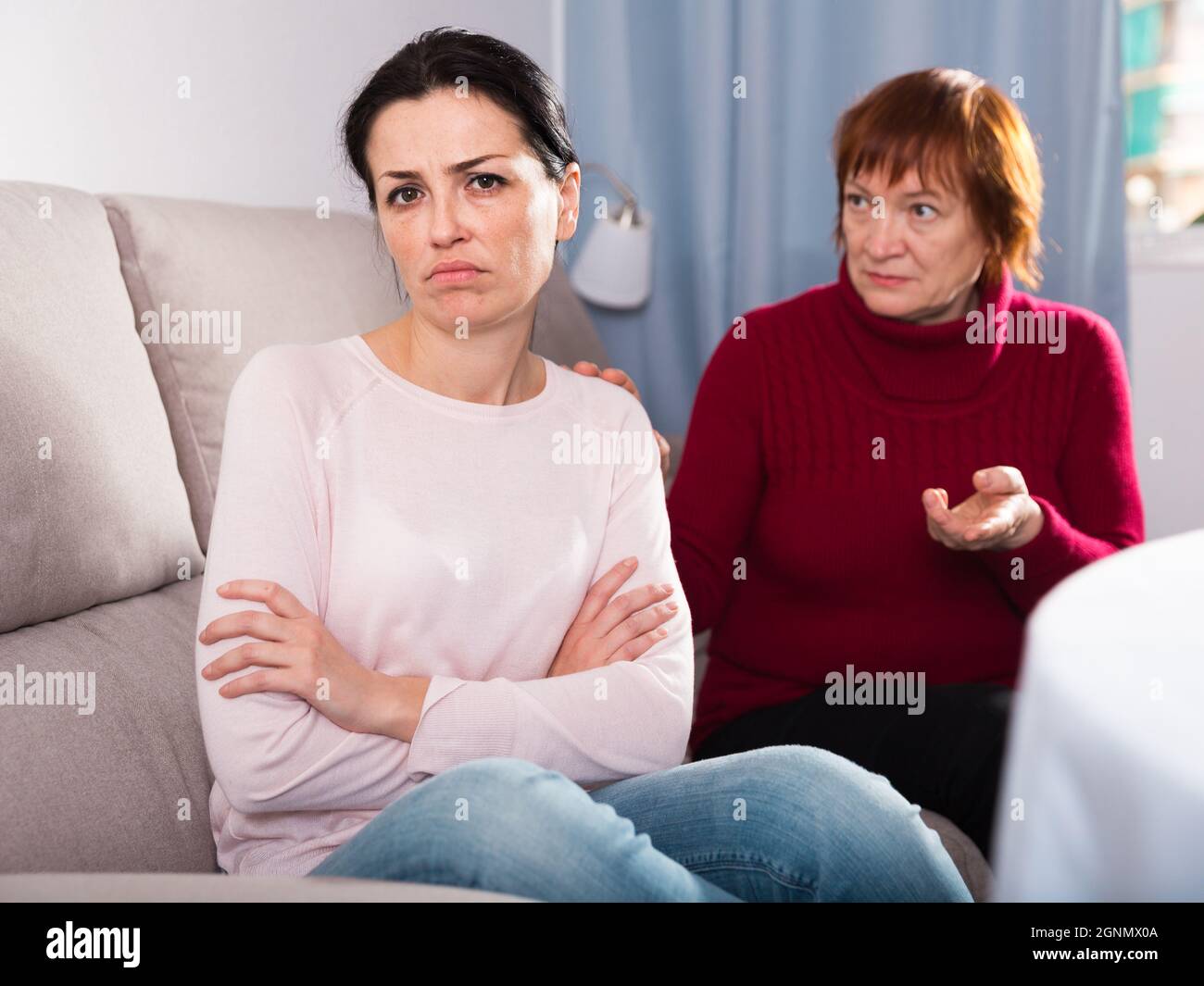 Daughter and elderly mother argue hi-res stock photography and images ...