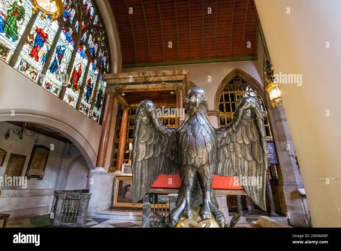 Lectern ambo church hi-res stock photography and images - Alamy