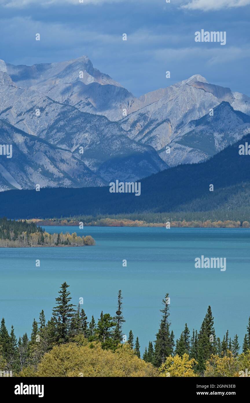 Banff National Park: Abraham Lake at North Saskatchewan River Stock ...