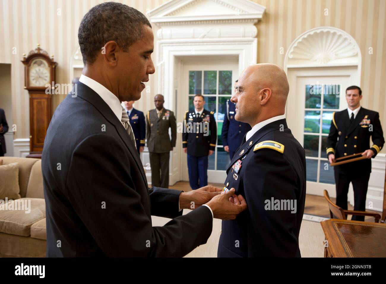 First lieutenant in the u s army hi-res stock photography and images ...