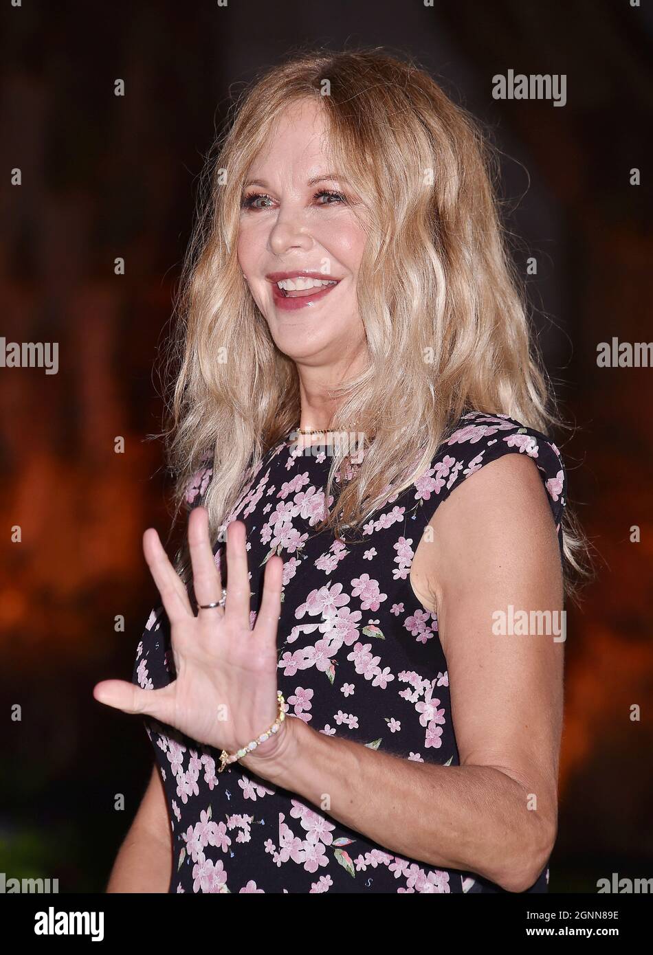 LOS ANGELES, CA - SEPTEMBER 25: Meg Ryan attends The Academy Museum Of ...