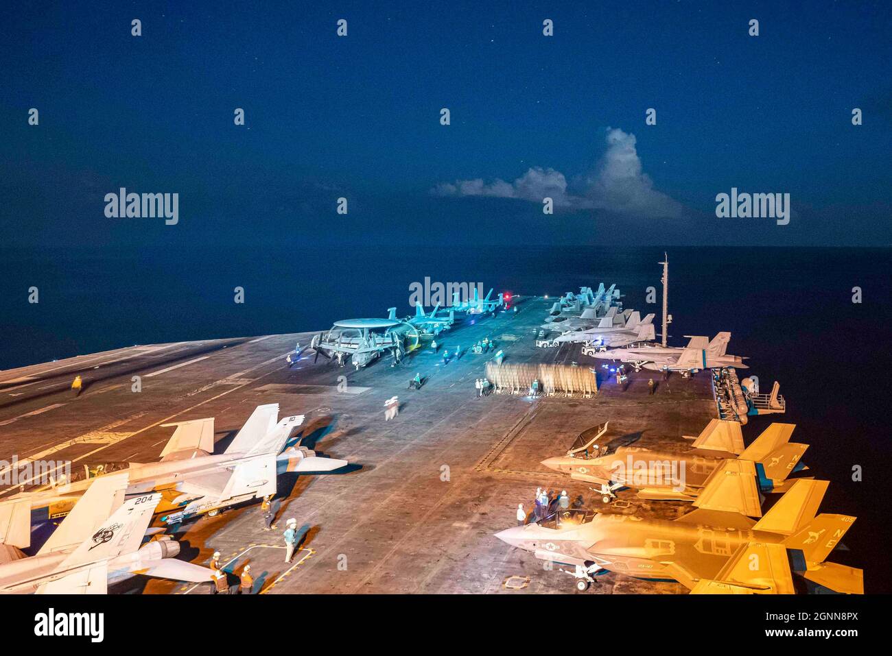 Navy ships at night hi-res stock photography and images - Alamy