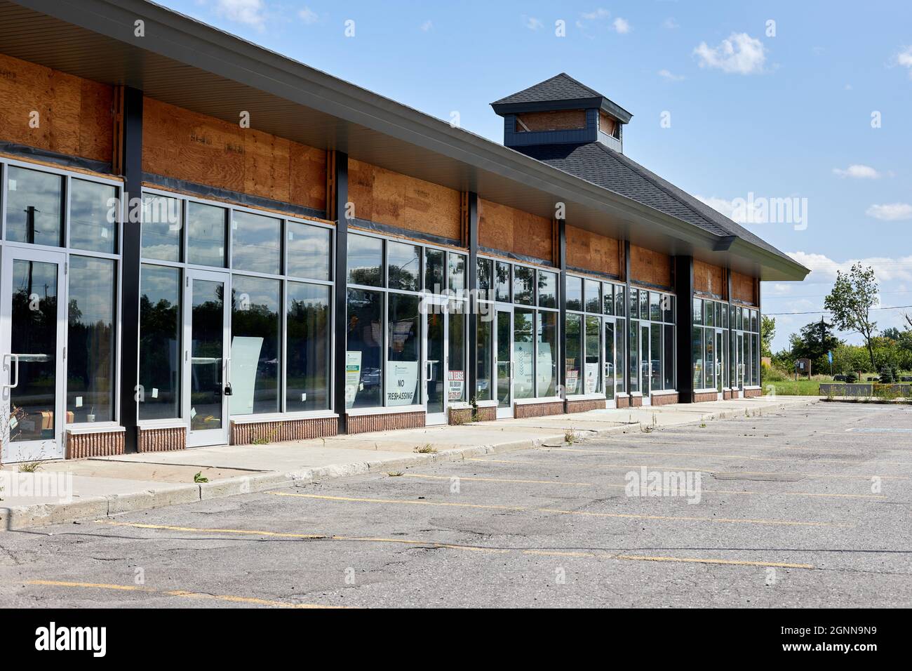 Dunrobin, Ontario, Canada - August 14, 2021: A shopping plaza in the ...