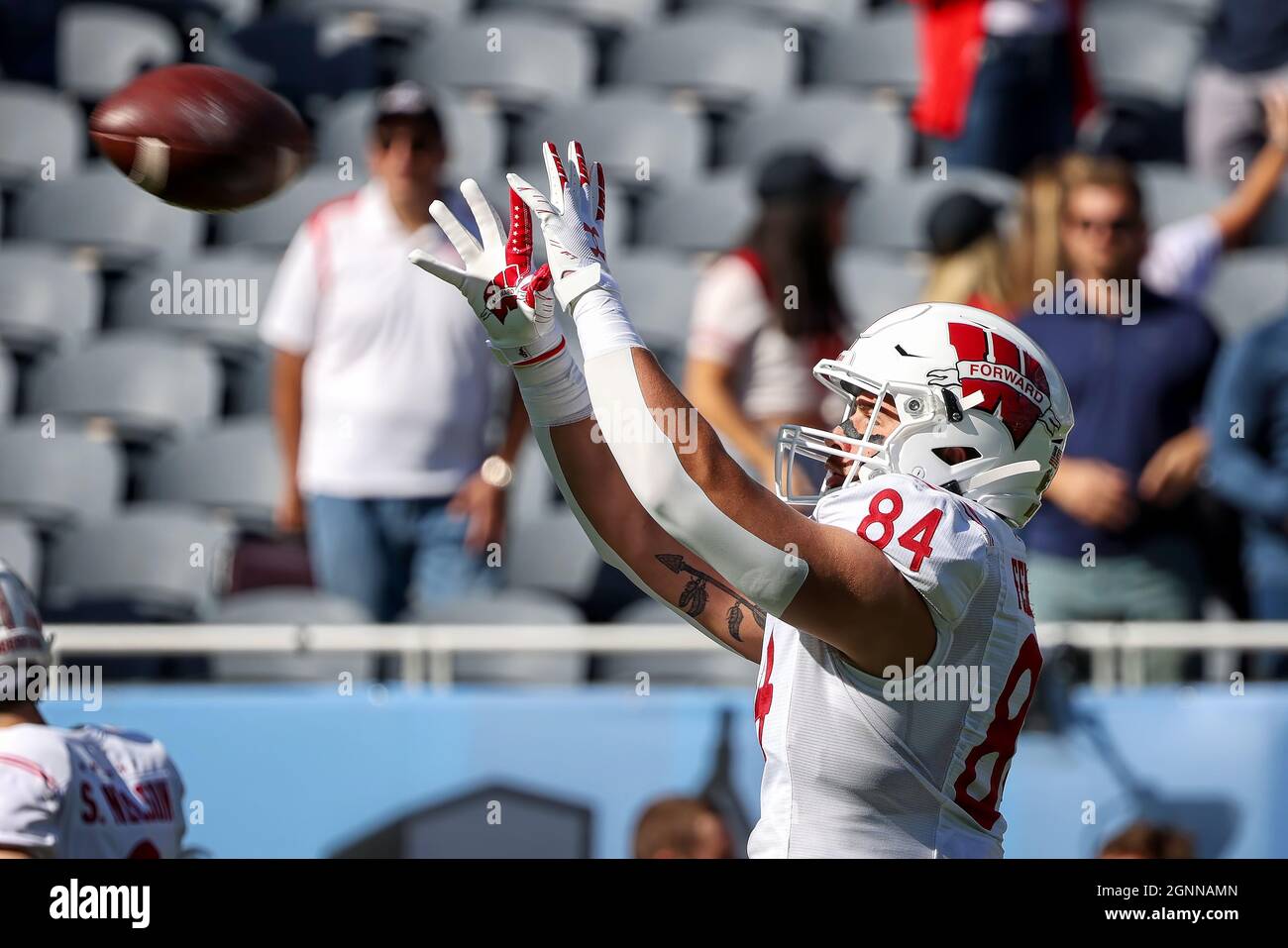 Chicago, IL, USA. 25th Sep, 2021. Wisconsin Badgers tight end Jake ...