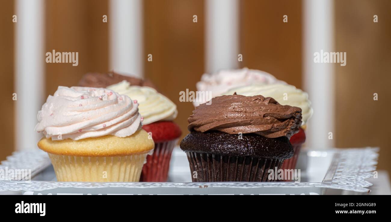 Collection of cupcakes outside ready to eat Stock Photo - Alamy