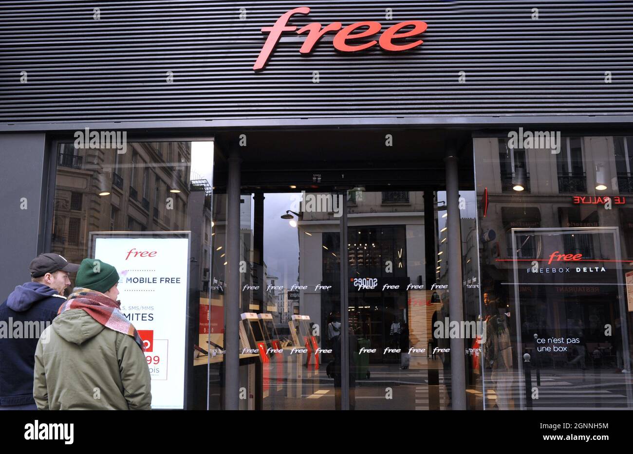 FRANCE. PARIS (75) NEW FREE TELECOM STORE IN THE 4 TH DISTRICT Stock ...