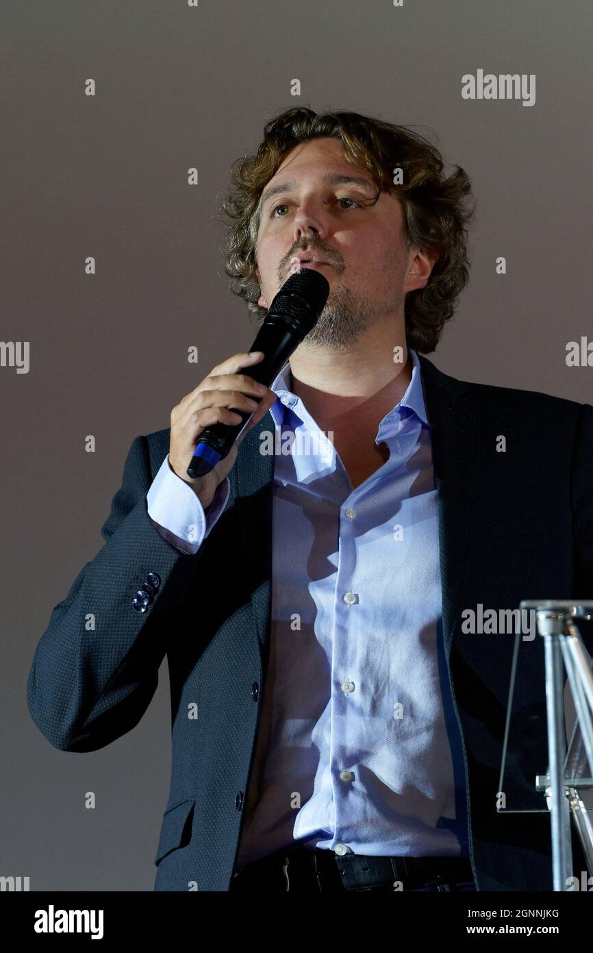 Alex vizorek hi-res stock photography and images - Alamy