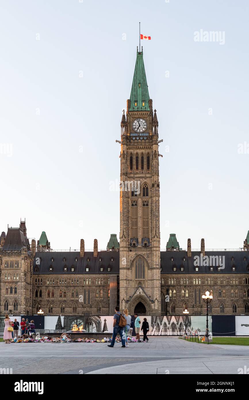 Canadian parliament building architecture hi-res stock photography and ...