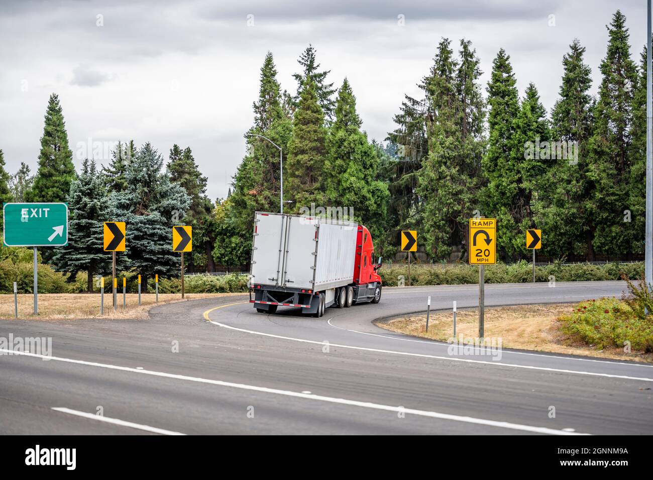Truck turning intersection hi-res stock photography and images - Alamy
