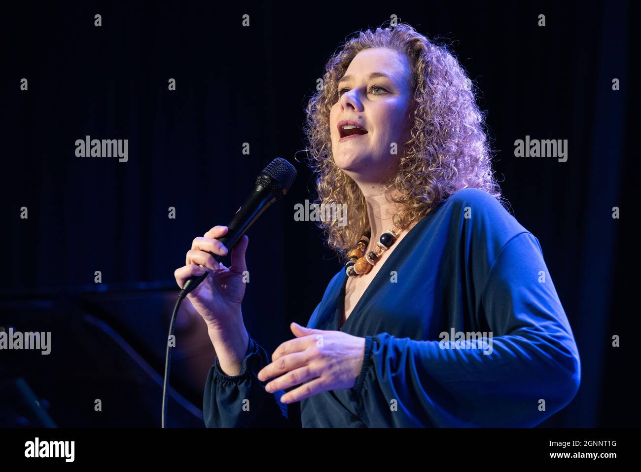 Amanda tiffin hi-res stock photography and images - Alamy